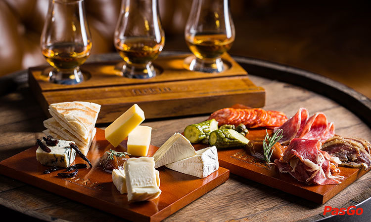 Firkin Bar Mạc Thị Bưởi | Bar & món Âu