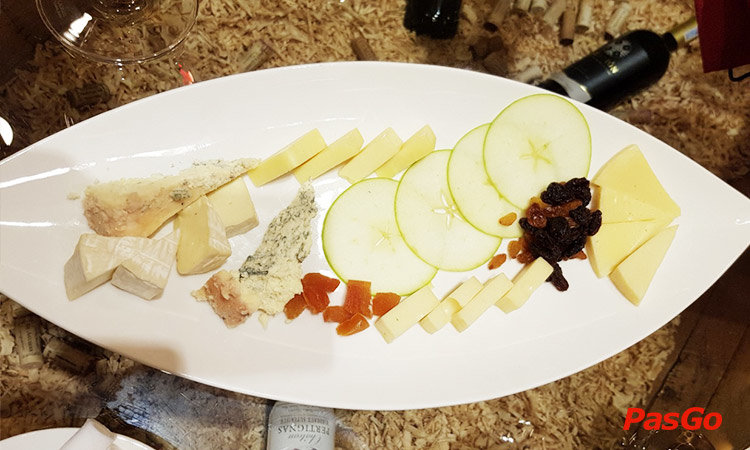 Hầm Rượu Vin de Soleil– Ẩm thực Á - Âu