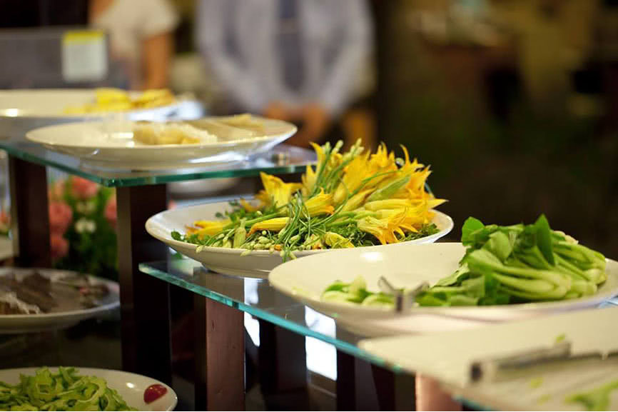 Buffet Tân Cảng – Buffet Lãng Man Ven Sài Gòn Giang